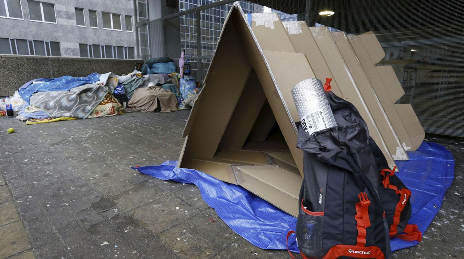 Des abris en carton innovants distribués aux SDF bruxellois - DEV-AMA